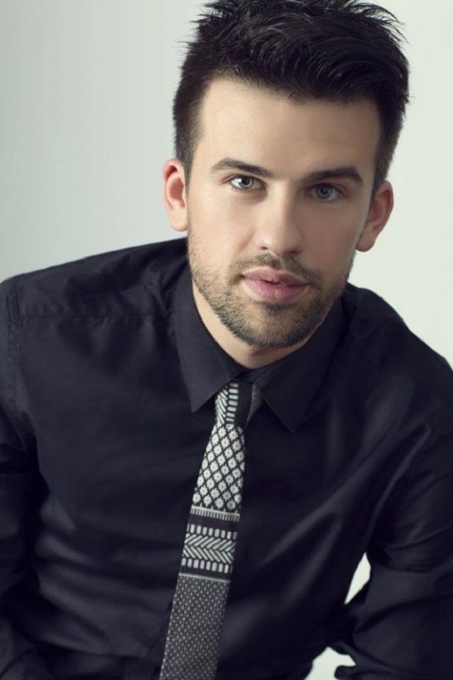 Florin Ristei a cântat suspendat deasupra scenei: "Mi-a venit sângele ...