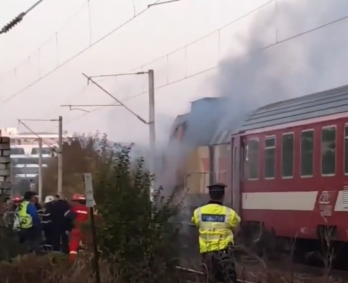 Locomotiva unui tren internațional a luat foc în Cluj. Călătorii au ...