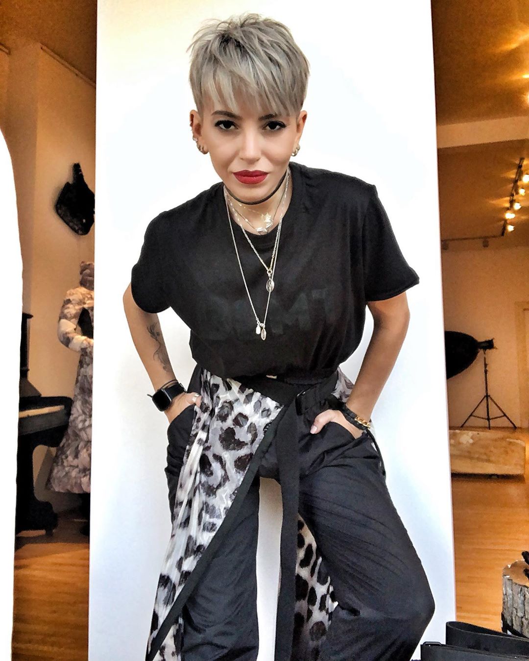 FOTO / Giulia Anghelescu și-a pus silicoane! Cum s-a dat artista de gol ...