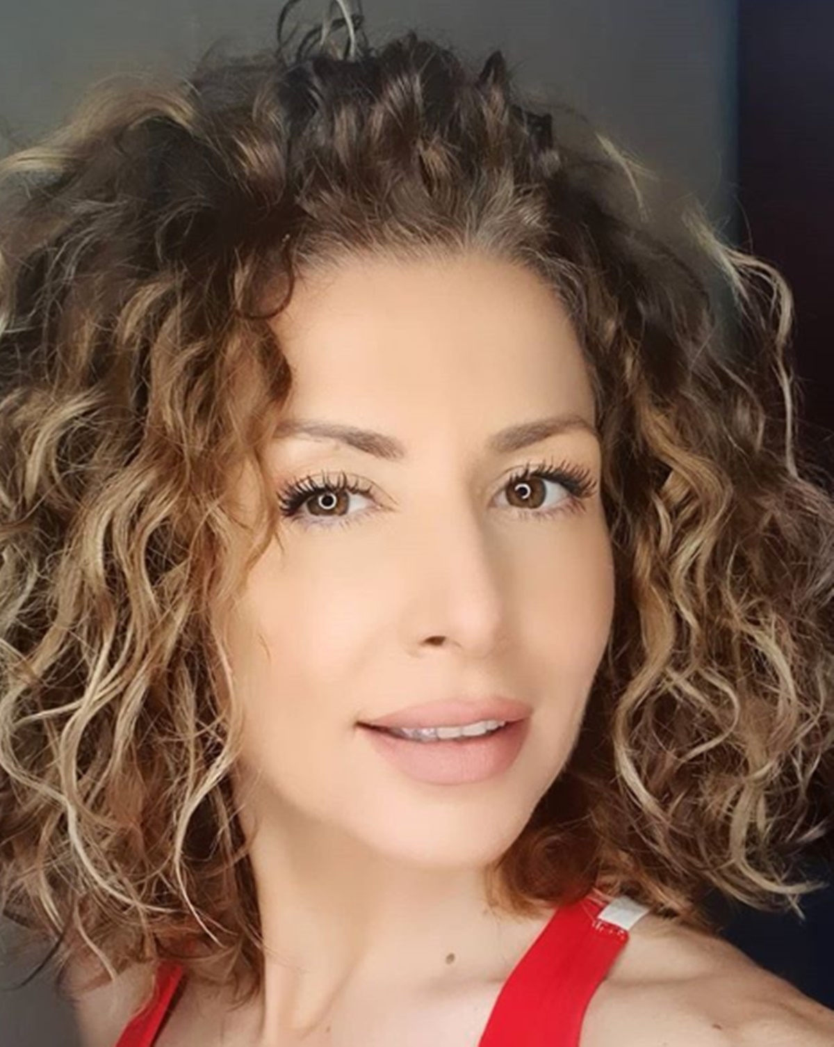 FOTO / Carmen Brumă sfidează pandemia! A apărut doar într-un costum de ...